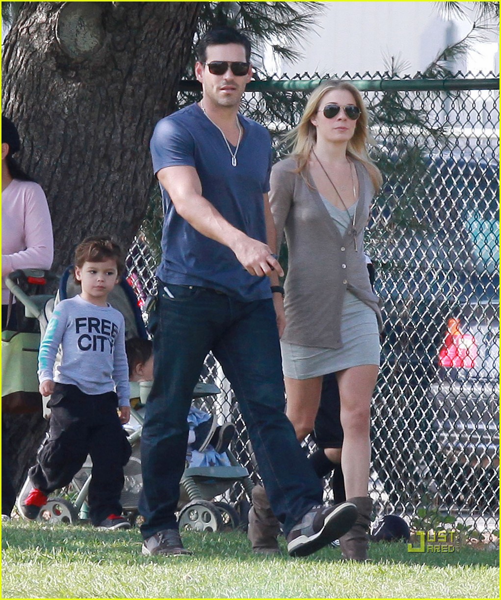 LeAnn Rimes: Silly Pictures for Soccer Team Shoot!: Photo 2489956 ...