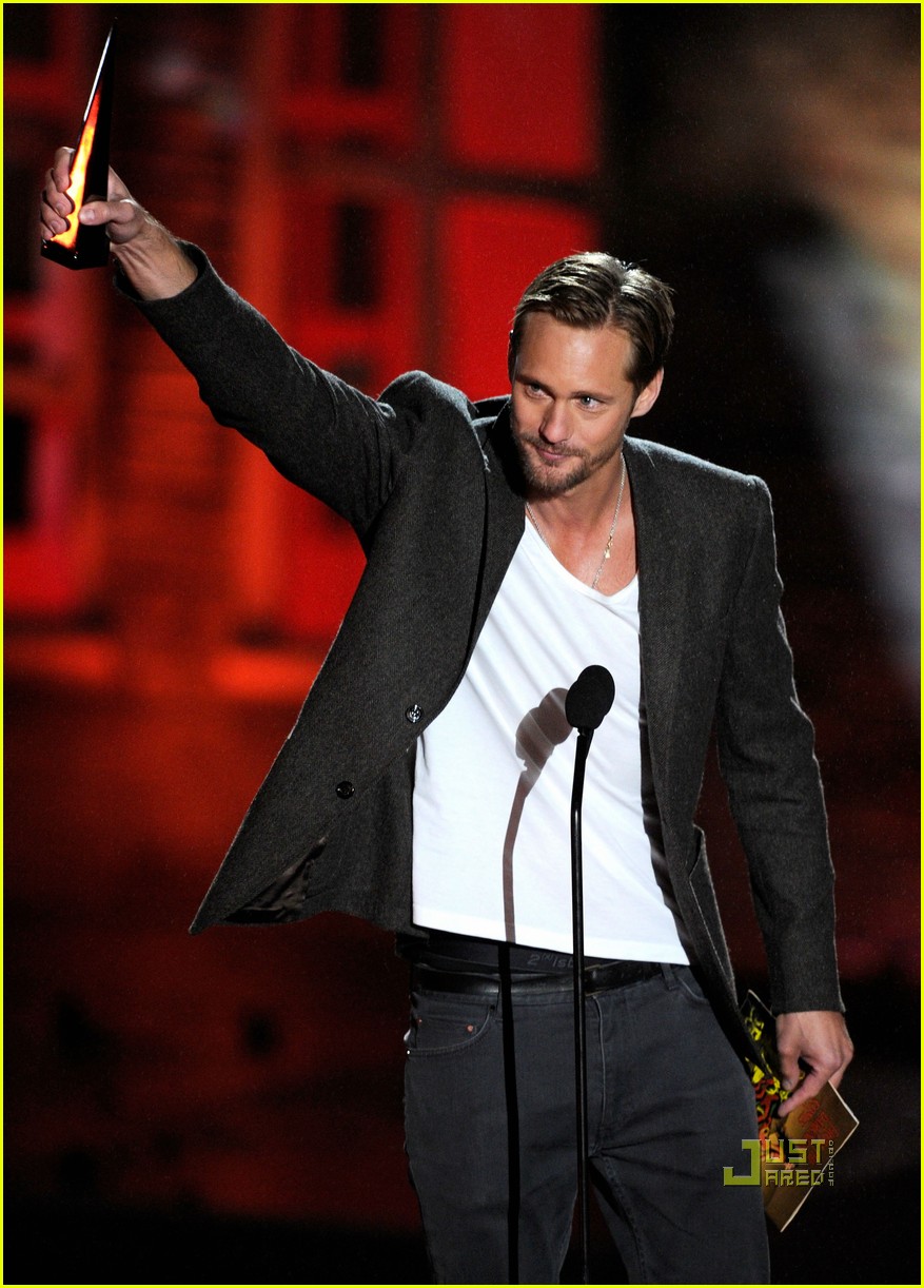Alexander Skarsgard: Scream Awards' Best Horror Actor!: Photo 2487875 ...