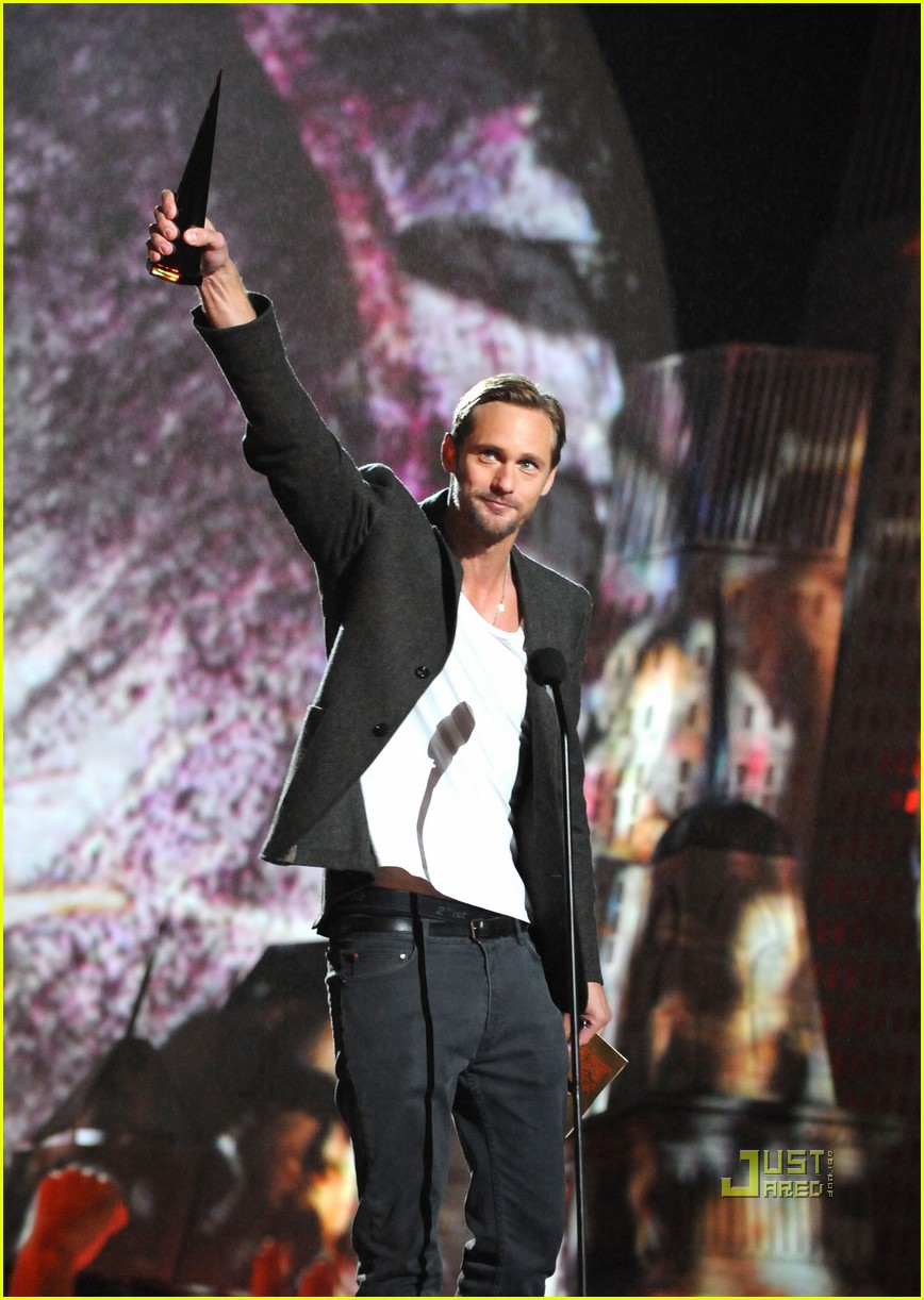 Alexander Skarsgard: Scream Awards' Best Horror Actor!: Photo 2487877 ...