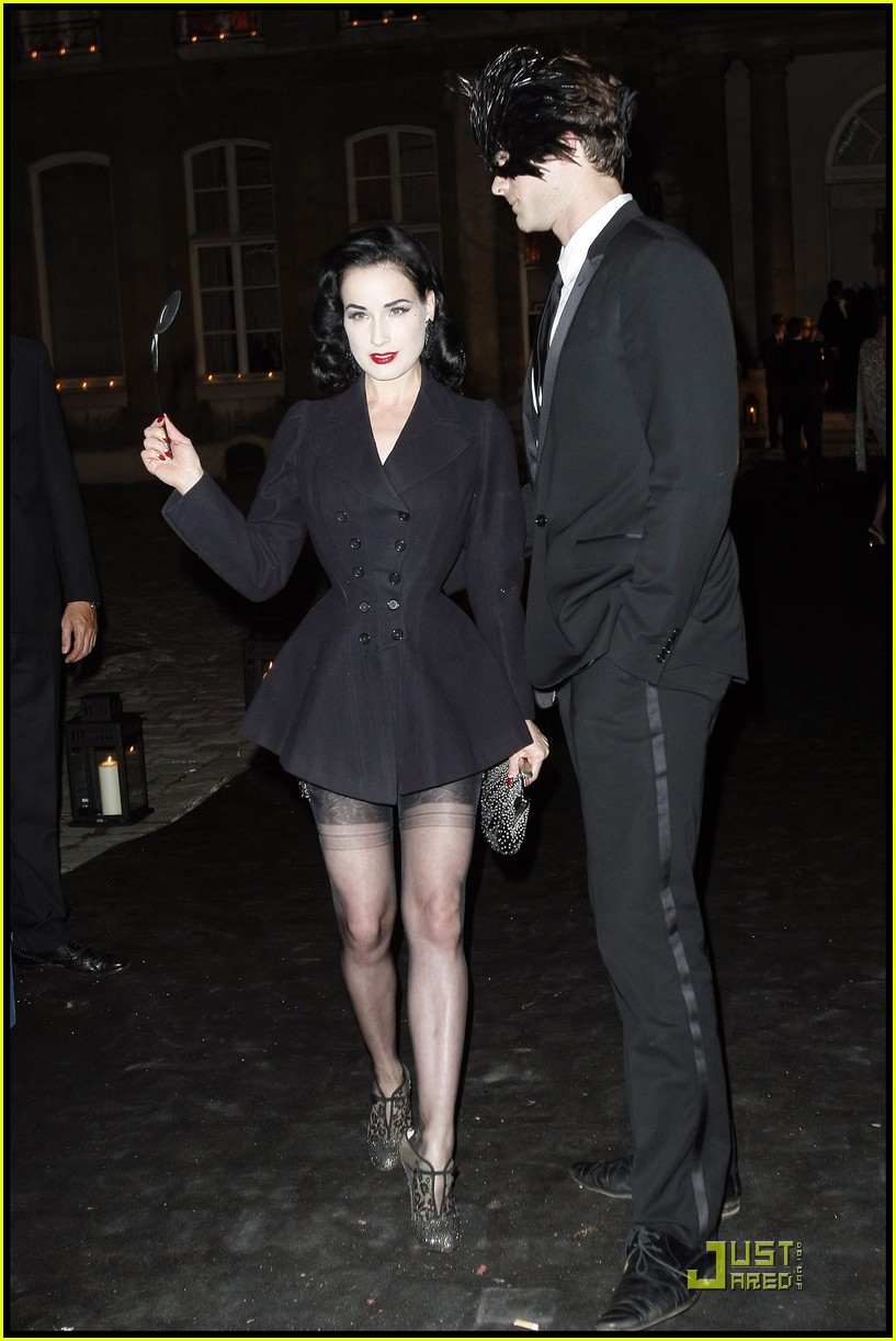 Dita Von Teese & Alessandra Ambrosio: Magnetic Masks: Photo 2484129 ...