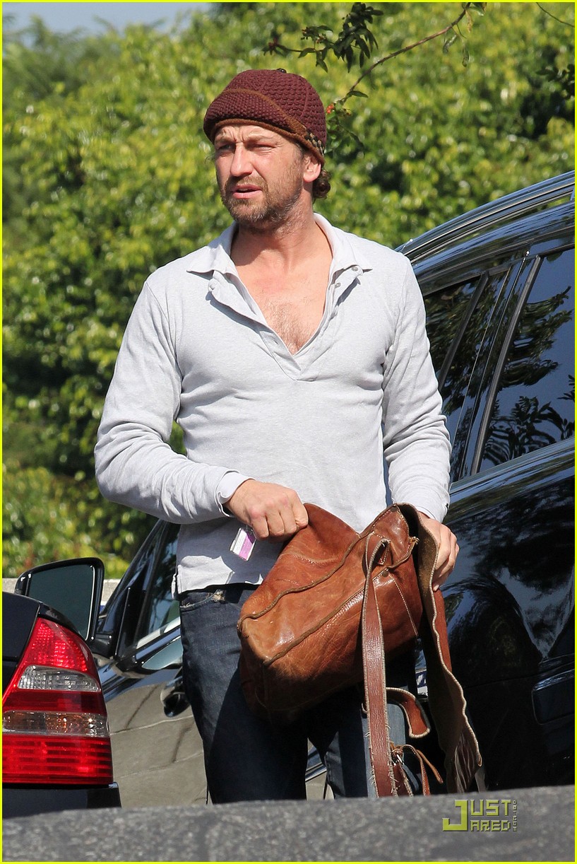 Gerard Butler: Business in Beverly Hills: Photo 2496337 | Gerard Butler ...