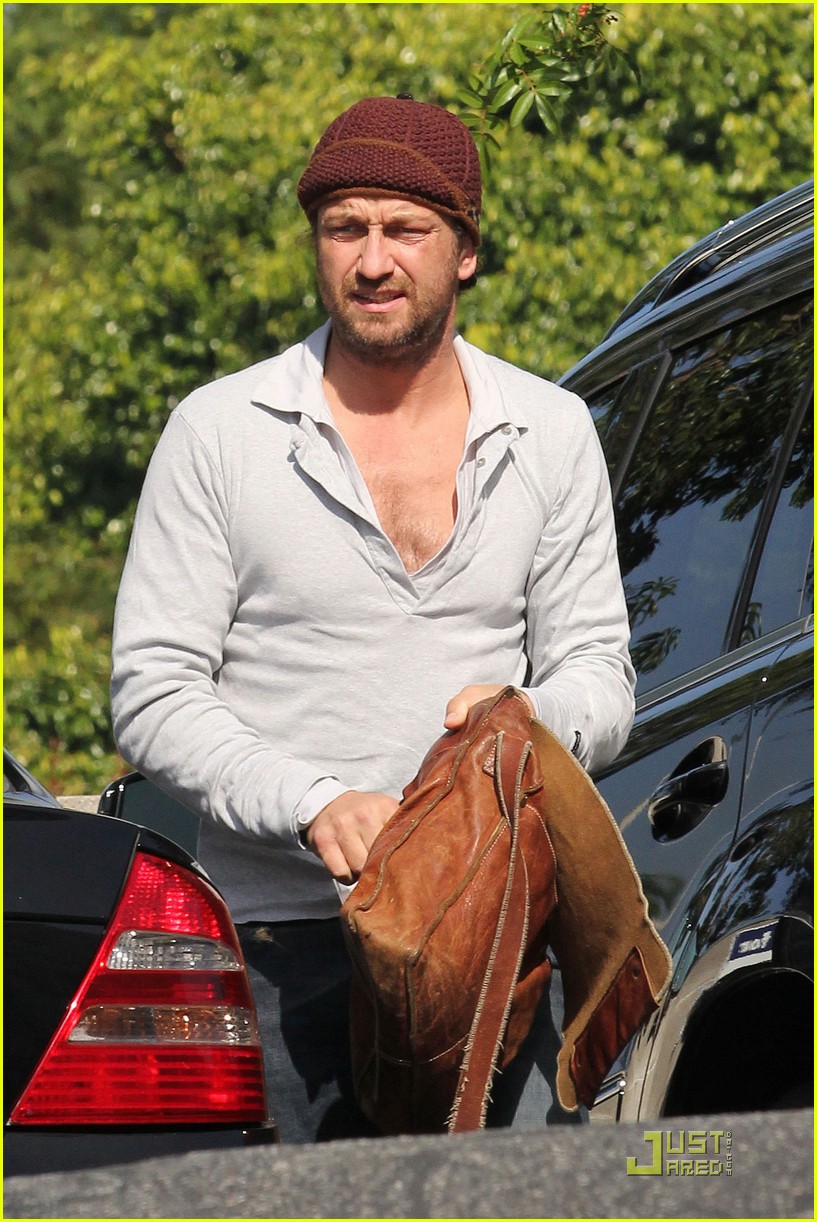 Gerard Butler: Business in Beverly Hills: Photo 2496339 | Gerard Butler ...