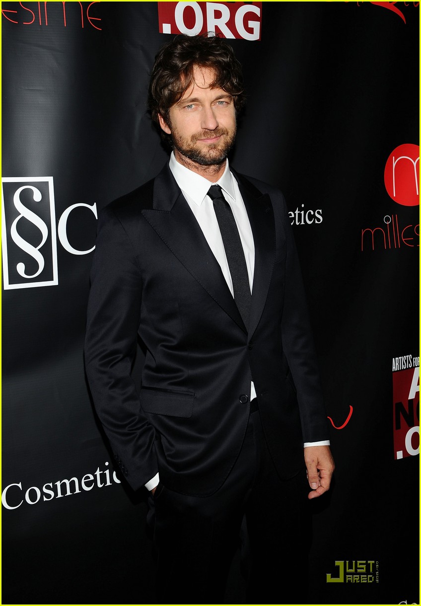 Gerard Butler & Adrien Brody: 'Let's Build A School For Haiti!': Photo ...