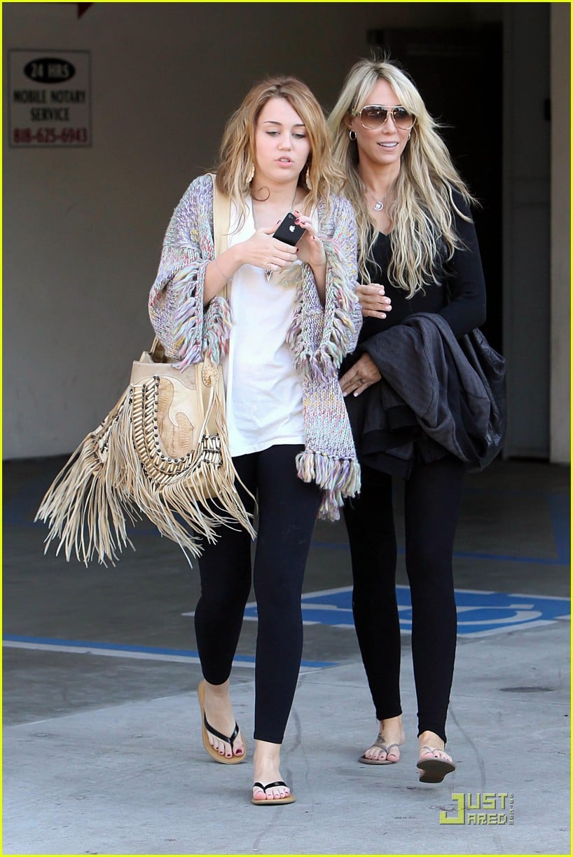 Miley Cyrus Gets Pampered With Mom: Photo 2499286 | Miley Cyrus Photos ...