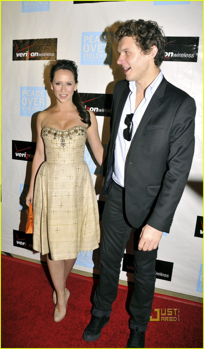 Jennifer Love Hewitt & Alex Beh Preach Peace Over Violence: Photo ...