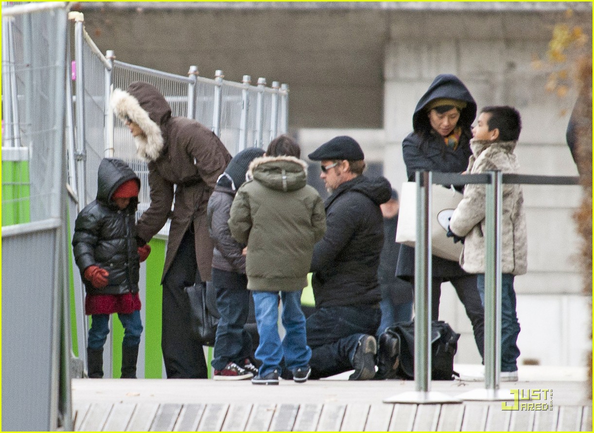 Brad Pitt & Angelina Jolie: Pax Birthday Balloon Ride!: Photo 2499367 ...
