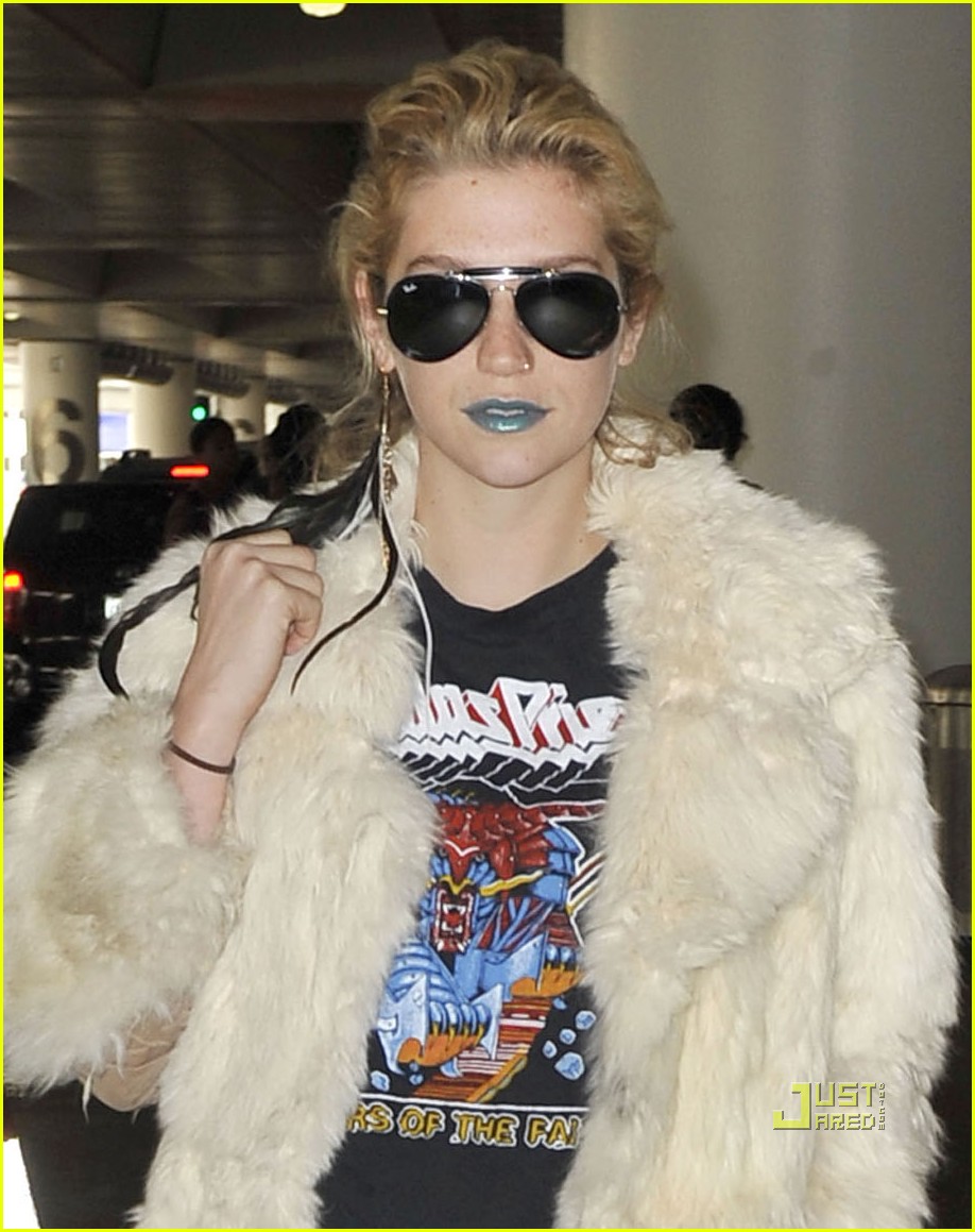 Ke$ha: Blue Lips for Halloween!: Photo 2491842 | Kesha Photos | Just ...
