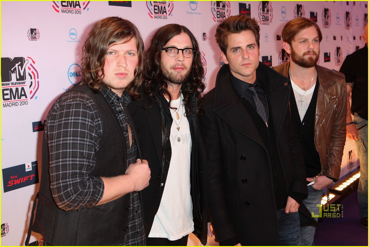 Kings of Leon: MTV EMAs 2010 with Rihanna!: Photo 2493553 | Caleb ...