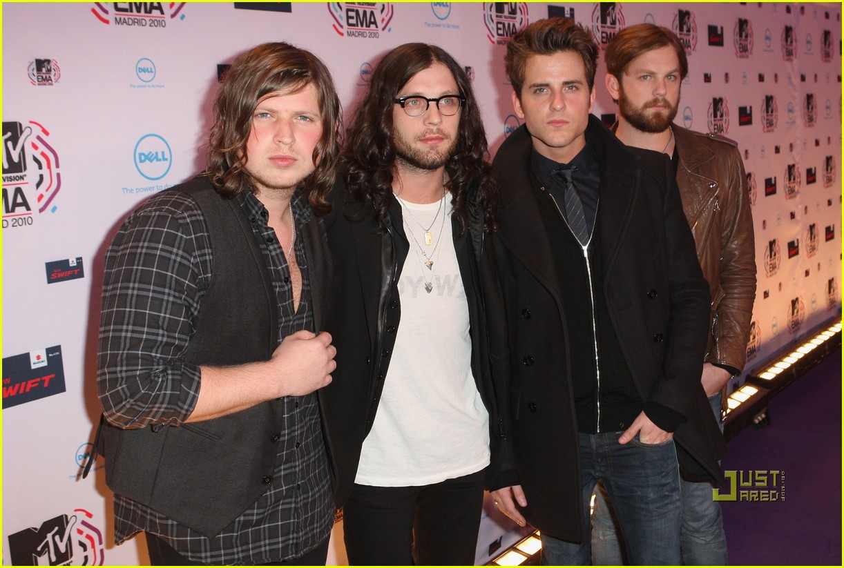 Kings of Leon: MTV EMAs 2010 with Rihanna!: Photo 2493558 | Caleb ...