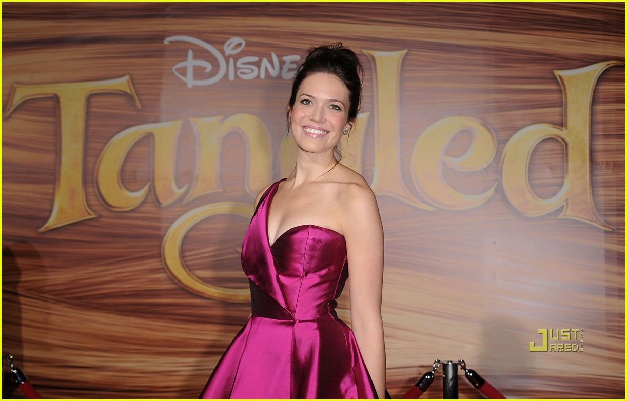 Mandy Moore & Zachary Levi: 'Tangled' Premiere Pair!: Photo 2495615 ...