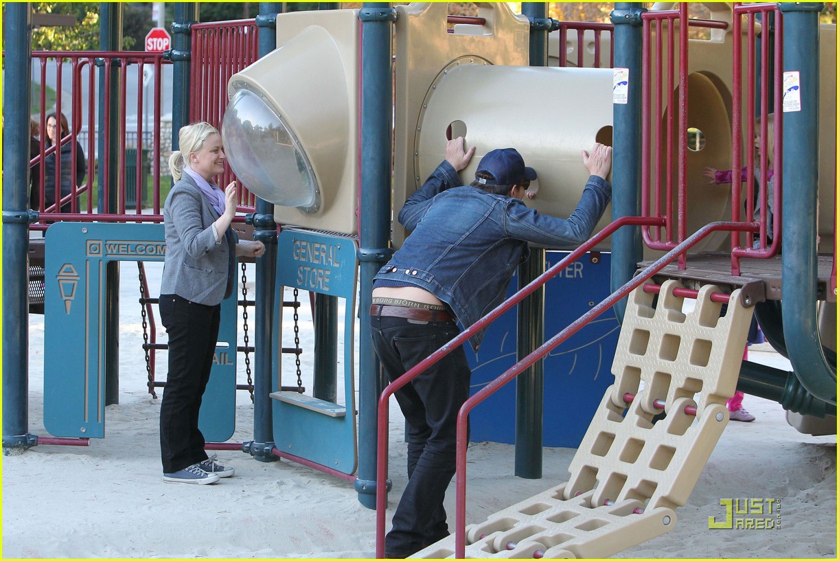 Amy Poehler & Will Arnett: Park Playtime with Archie!: Photo 2499218 ...
