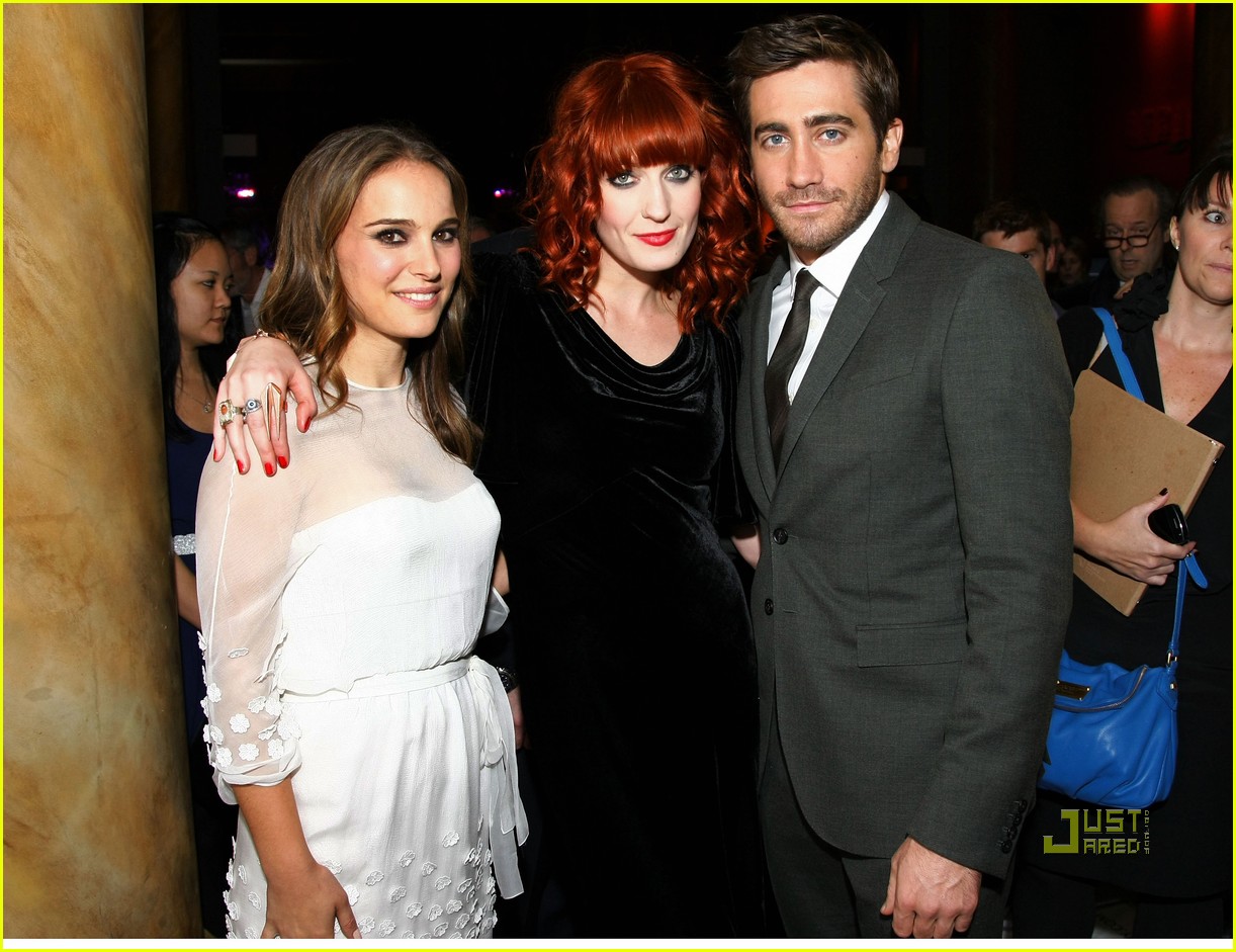 Natalie Portman: FINCA Gala with Jake Gyllenhaal!: Photo 2496632 | Jake ...