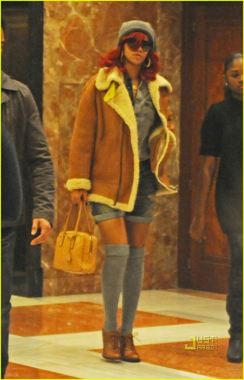 Rihanna: MTV EMAs 2010 Red Carpet: Photo 2493446 | 2010 MTV EMAs ...