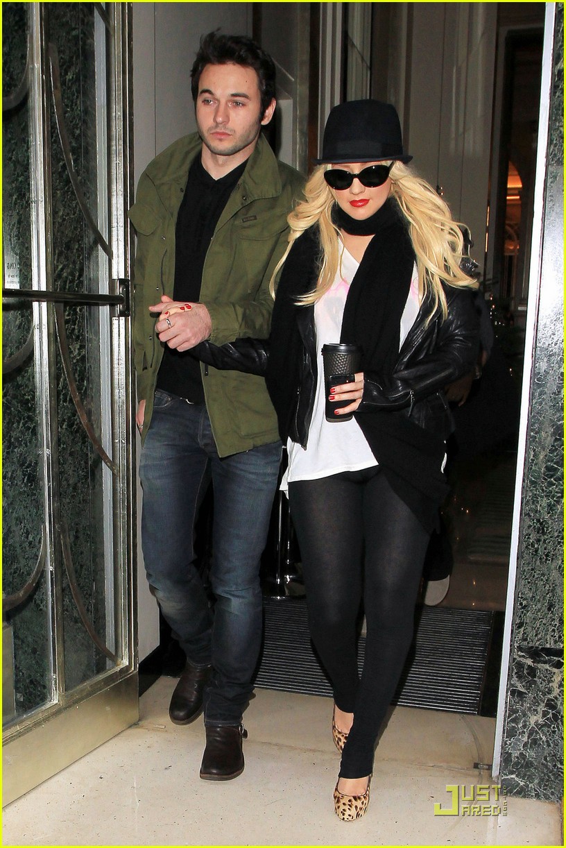 Christina Aguilera & Matt Rutler: London Lovebirds: Photo 2502659 ...
