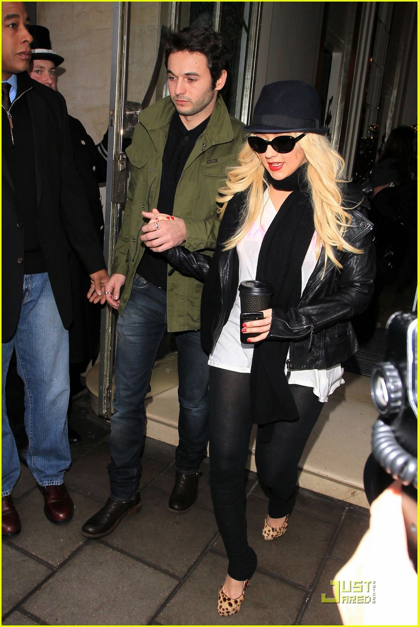 Christina Aguilera & Matt Rutler: London Lovebirds: Photo 2502660 ...