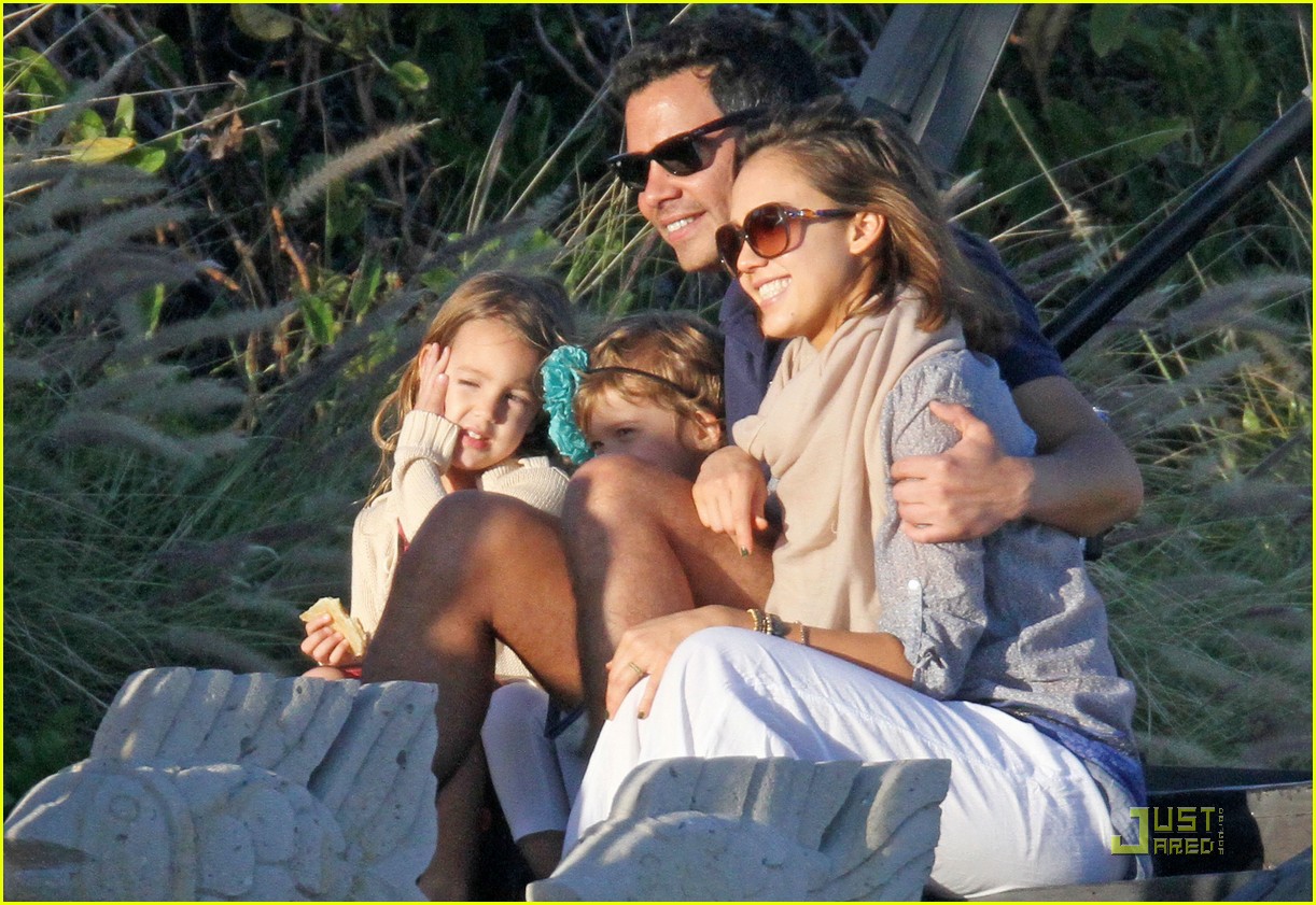 Jessica Alba: Cabo Family Fun!: Photo 2507060 | Cash Warren, Celebrity ...