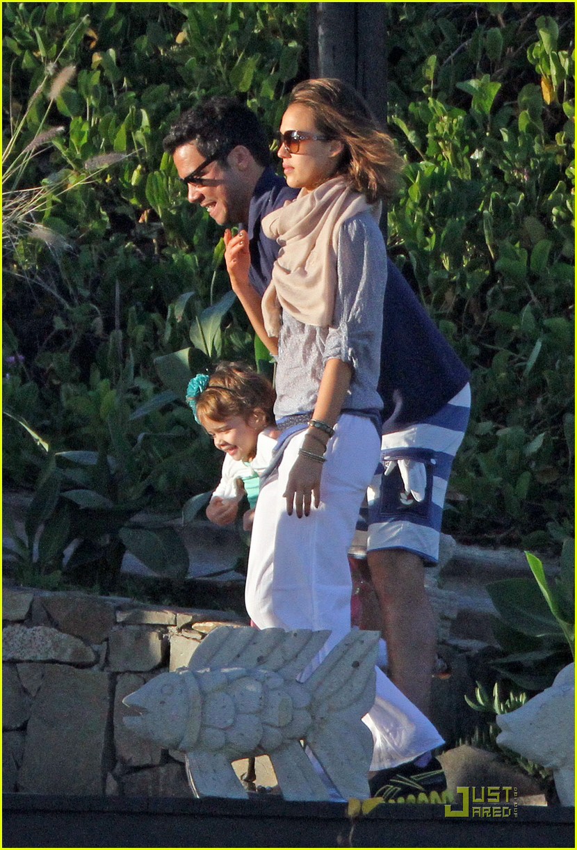 Jessica Alba: Cabo Family Fun!: Photo 2507061 | Cash Warren, Celebrity ...