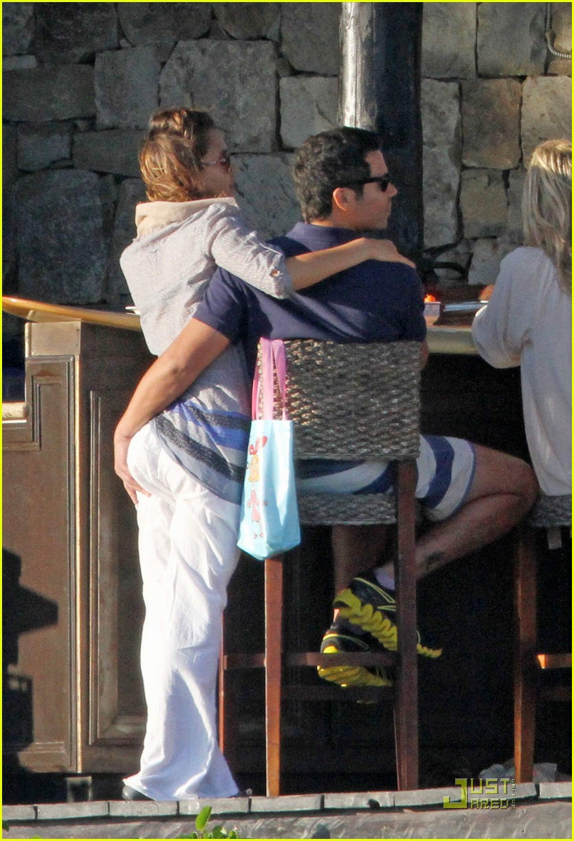 Jessica Alba: Cabo Family Fun!: Photo 2507064 | Cash Warren, Celebrity ...