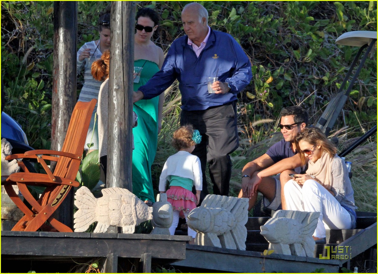 Jessica Alba: Cabo Family Fun!: Photo 2507069 | Cash Warren, Celebrity ...