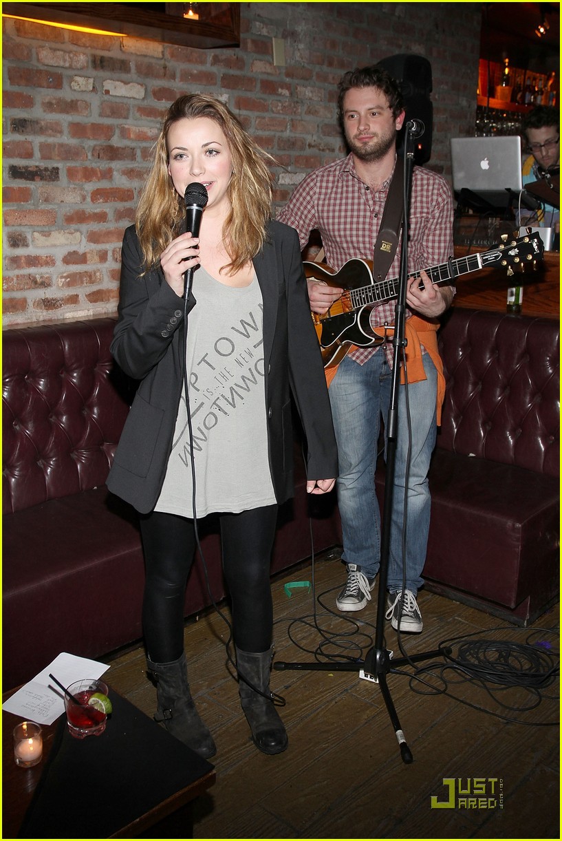 Charlotte Church: Acoustic Set with Jonathan Powell: Photo 2502754 ...