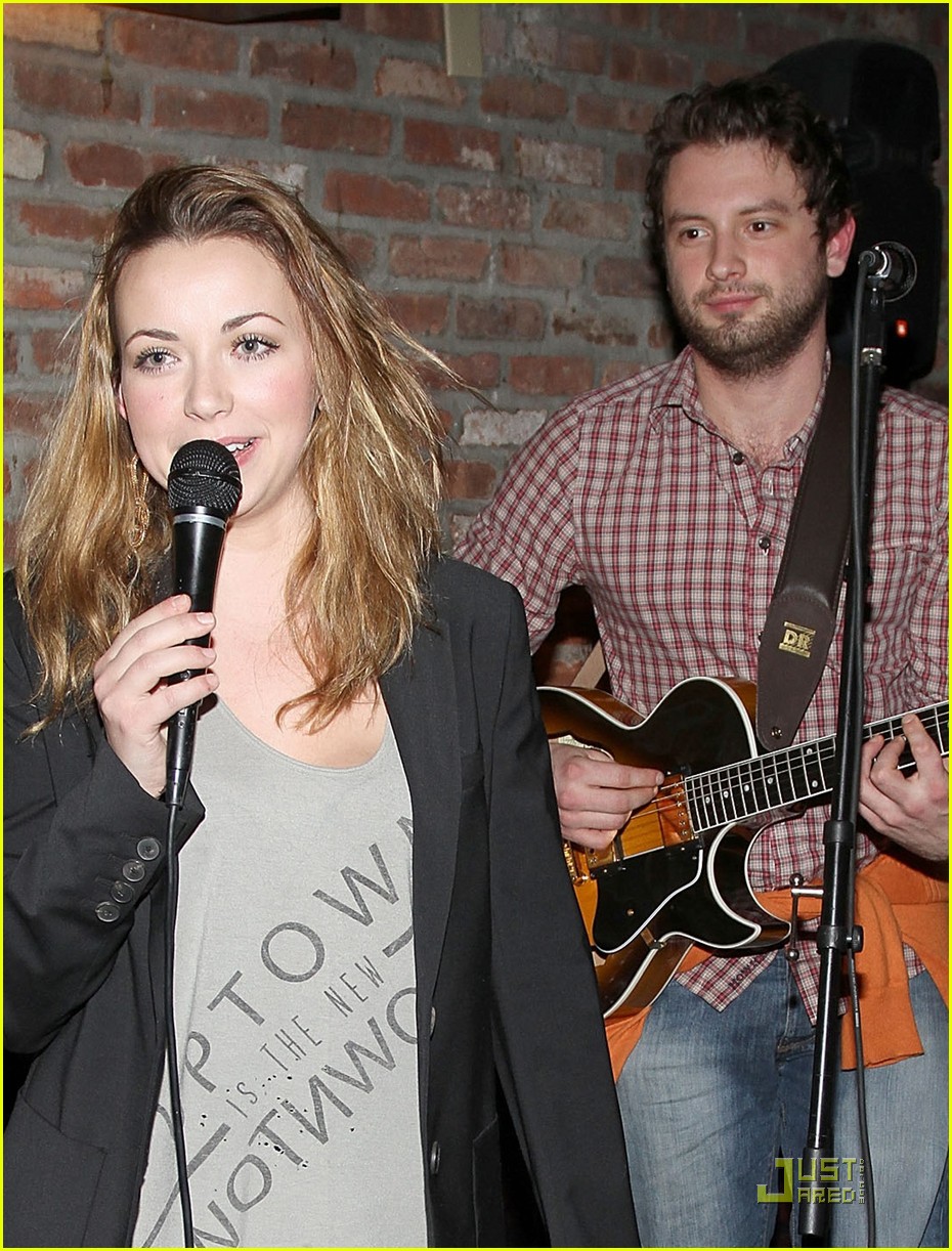 Charlotte Church: Acoustic Set with Jonathan Powell: Photo 2502759 ...