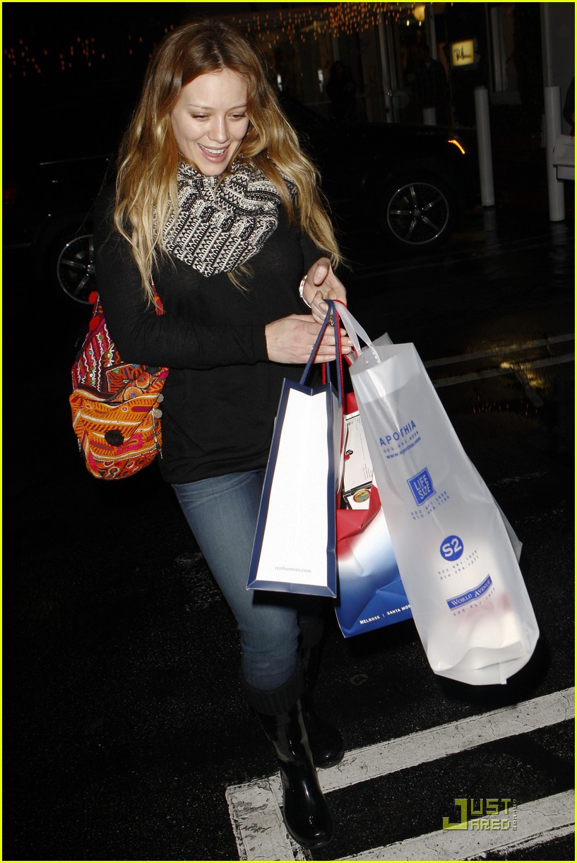 Hilary Duff: Fred Segal Retail Run: Photo 2505714 | Hilary Duff Photos ...