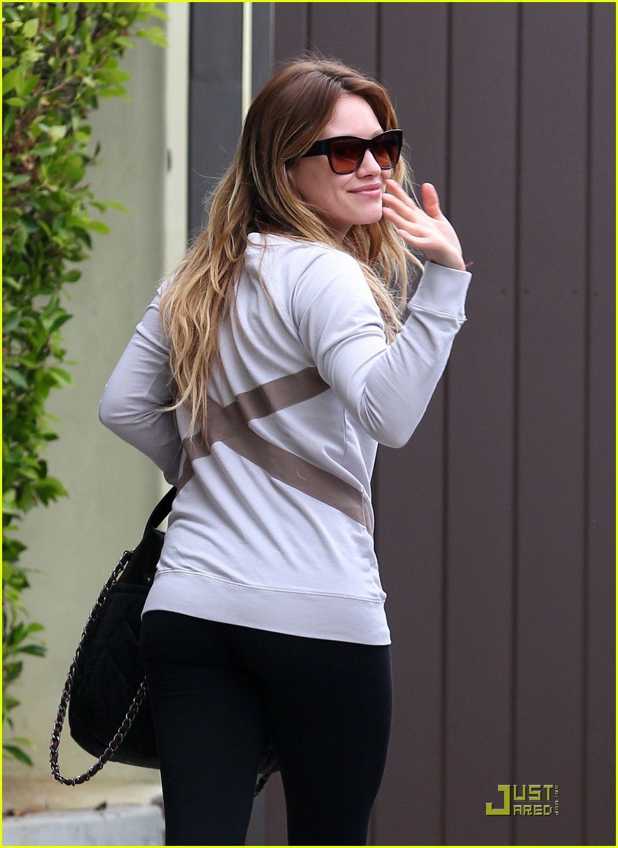 Hilary Duff Works Out And Shops Photo 2503884 Hilary Duff Photos