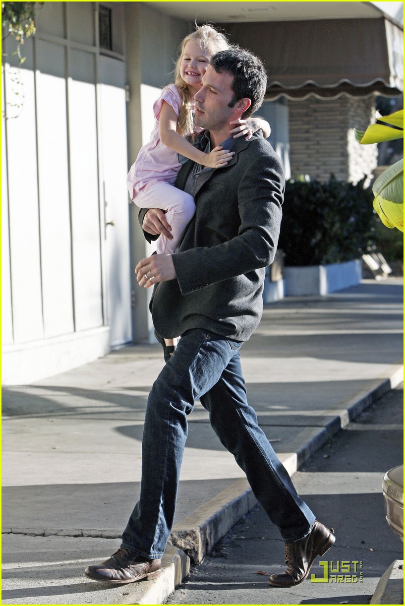 Jennifer Garner: Family & Fun!: Photo 2503215 | Celebrity Babies ...