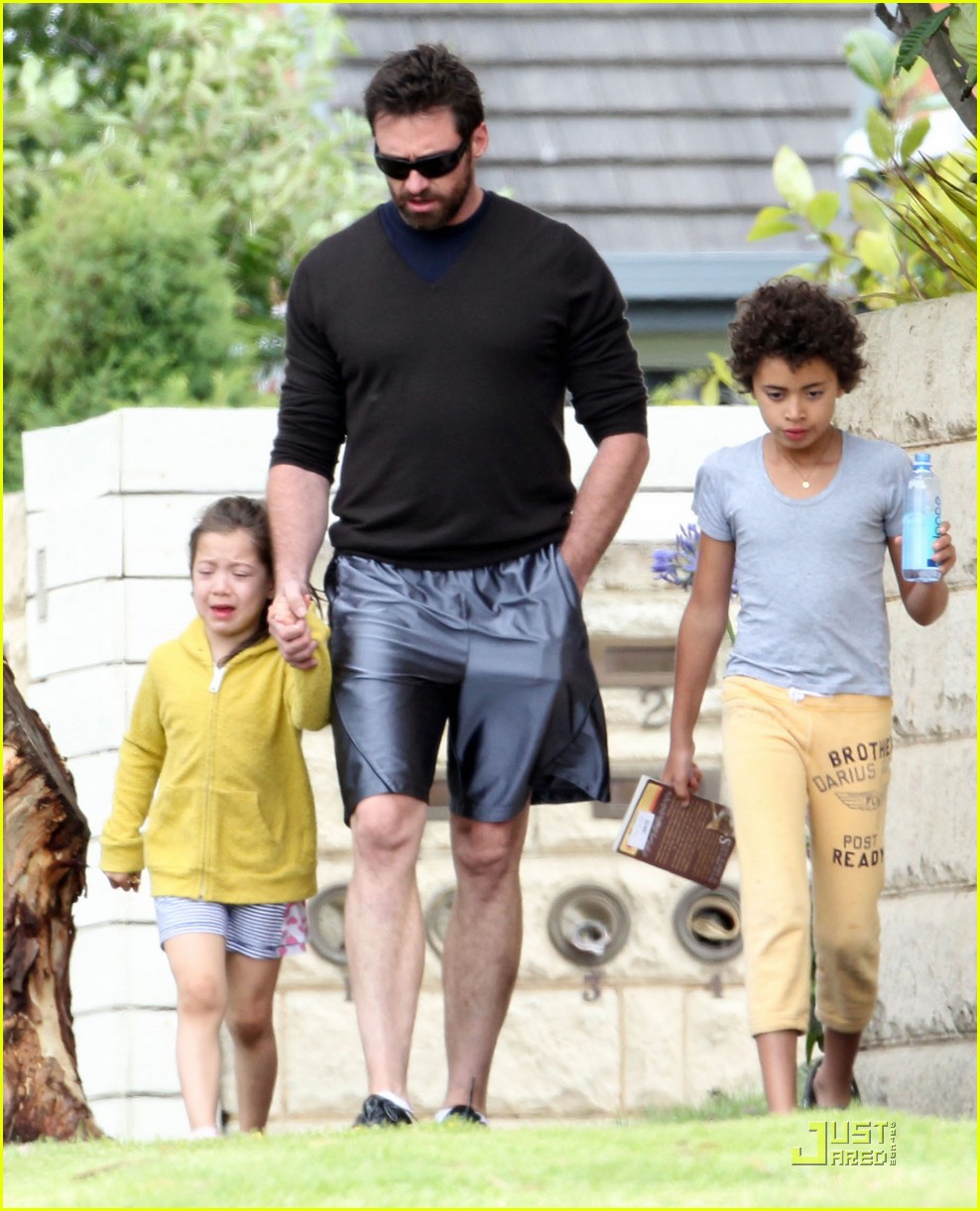 Hugh Jackman: Scruffy Garden Guy: Photo 2505157 | Ava Jackman ...