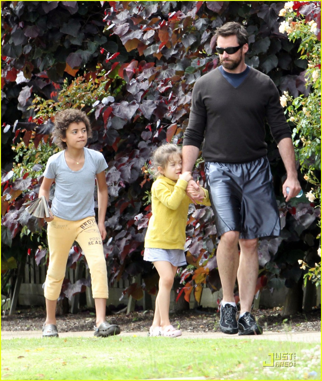 Hugh Jackman: Scruffy Garden Guy: Photo 2505163 | Ava Jackman ...