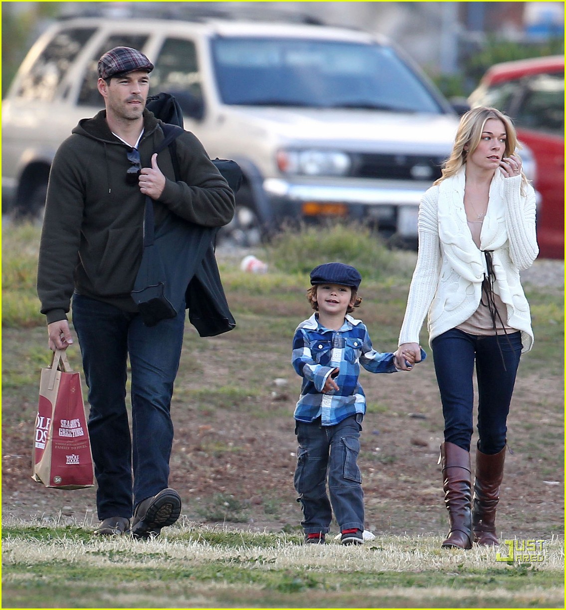 LeAnn Rimes & Eddie Cibrian: Mason's Soccer Game!: Photo 2501035 ...