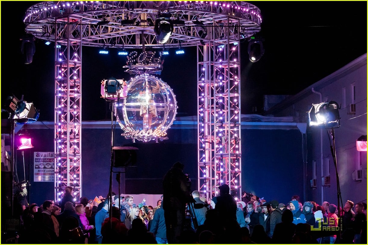 Snooki: New Year's Eve Ball Drop Preview: Photo 2507302 | Snooki Photos ...