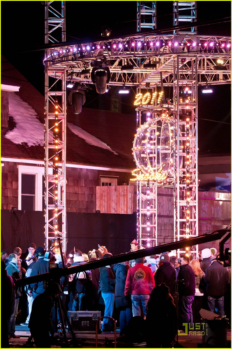 Snooki: New Year's Eve Ball Drop Preview: Photo 2507303 | Snooki ...