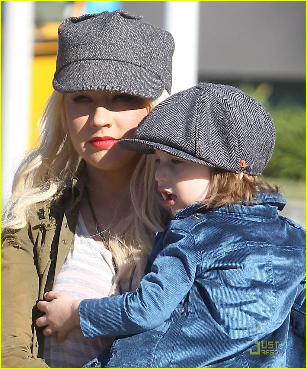 Christina Aguilera: Aquarium Visit with Max & Matthew!: Photo 2514832 ...