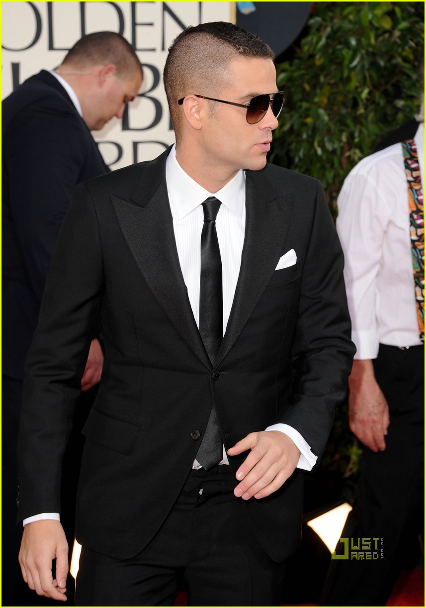Chris Colfer - Best Supporting Actor Golden Globe!: Photo 2511950 ...