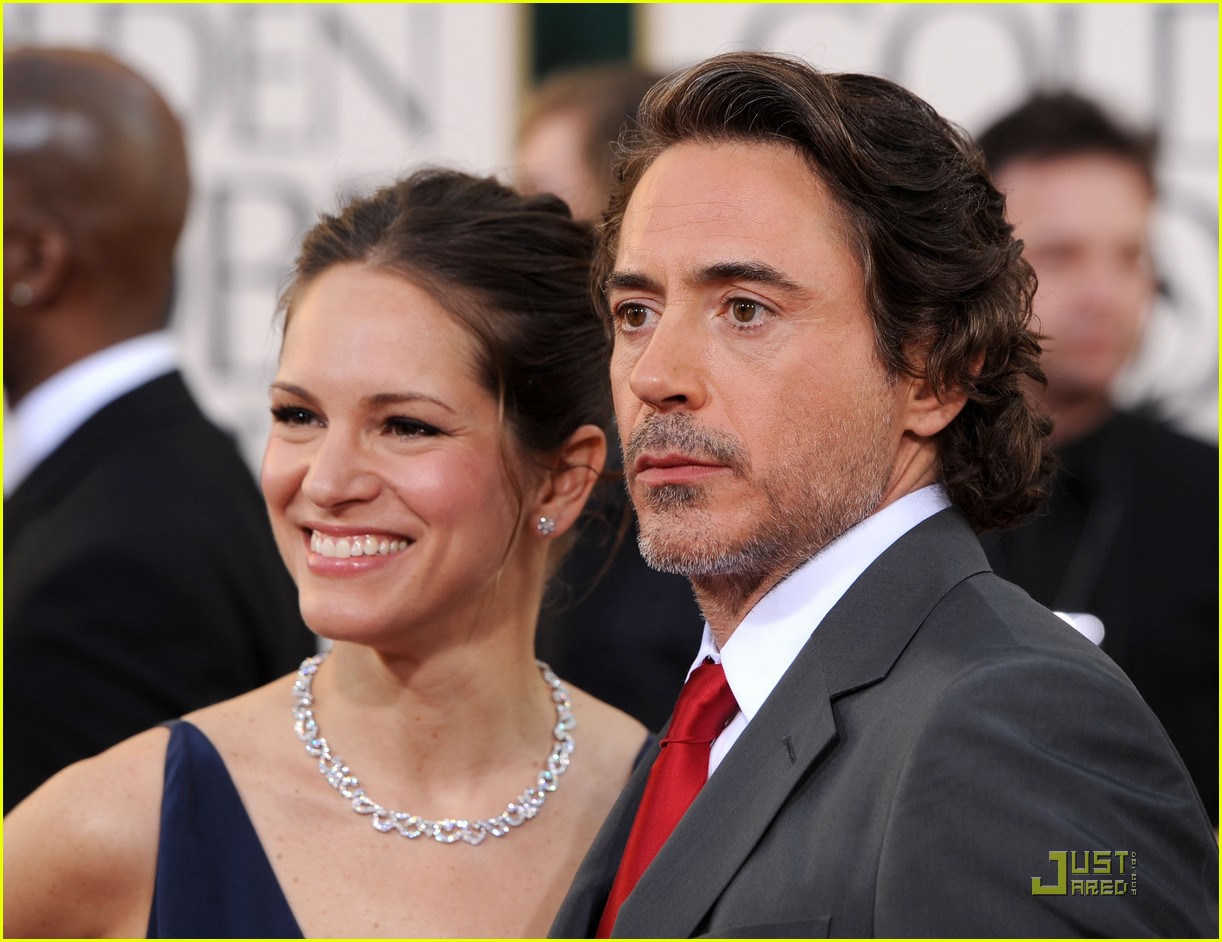 Robert Downey Jr. - Golden Globes 2011 Red Carpet: Photo 2511960 | 2011 ...