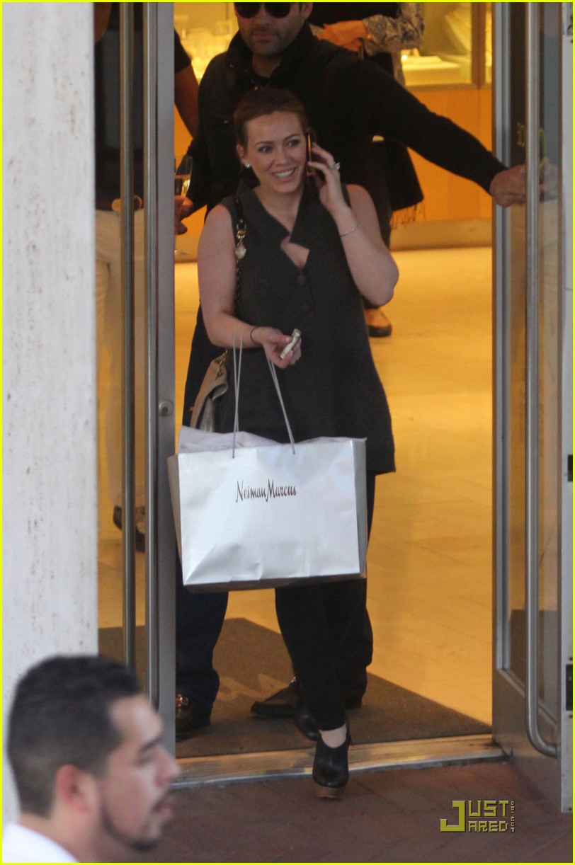 Hilary Duff: Shopping Time at Neiman Marcus: Photo 2513263 | Hilary ...