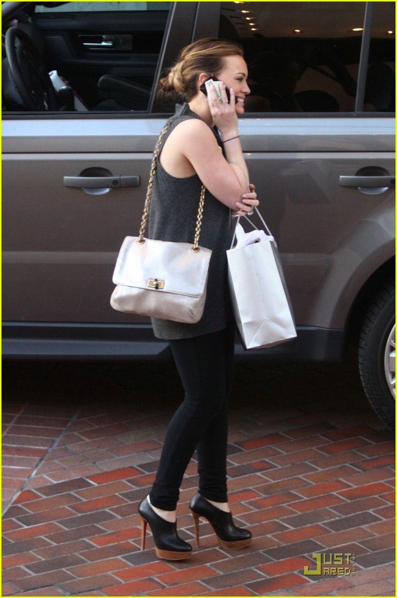 Hilary Duff: Shopping Time at Neiman Marcus: Photo 2513264 | Hilary ...