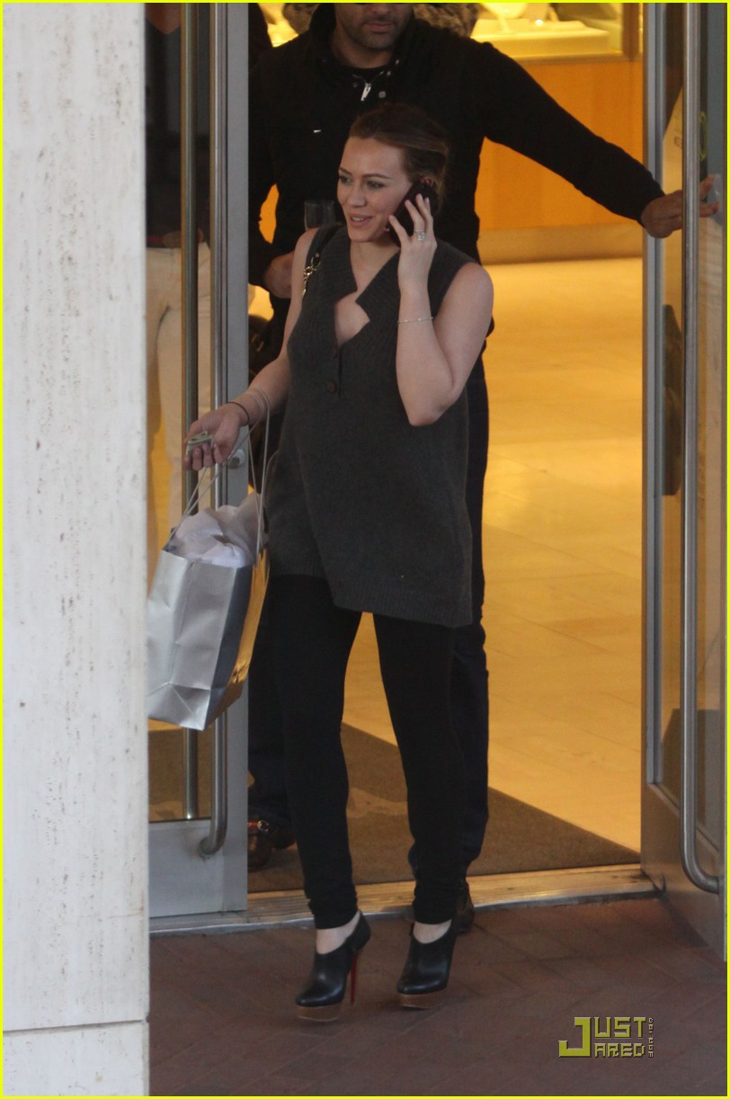 Hilary Duff: Shopping Time at Neiman Marcus: Photo 2513269 | Hilary ...