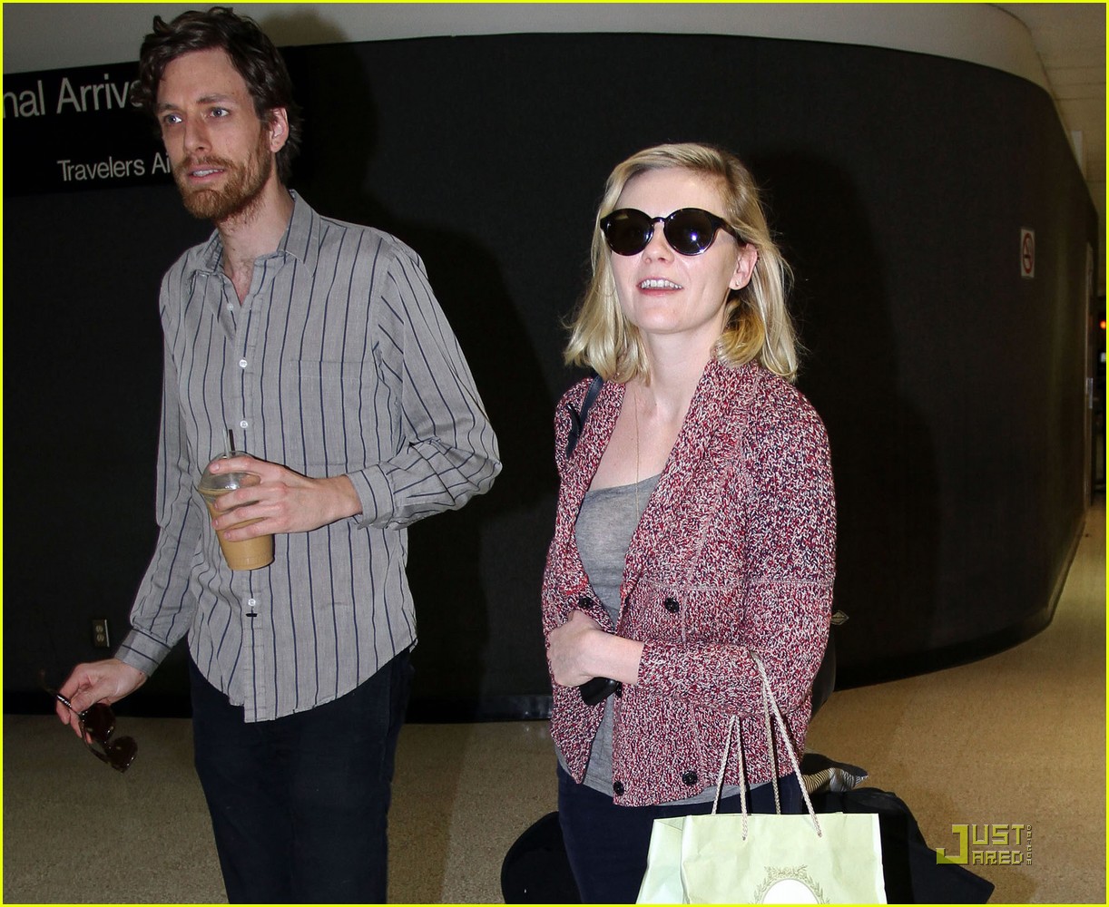 Kirsten Dunst & Jason Boesel: Reunited at LAX!: Photo 2514773 | Jason ...