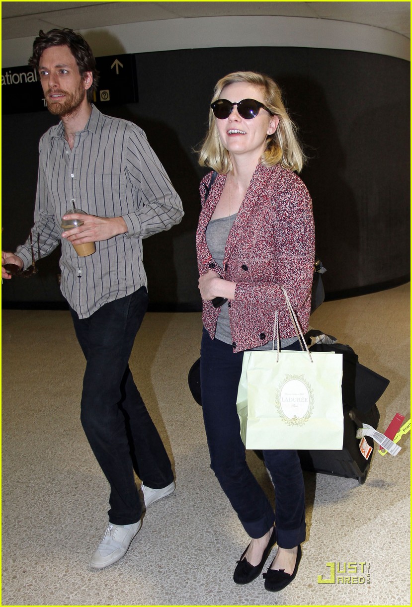 Kirsten Dunst & Jason Boesel: Reunited at LAX!: Photo 2514776 | Jason ...