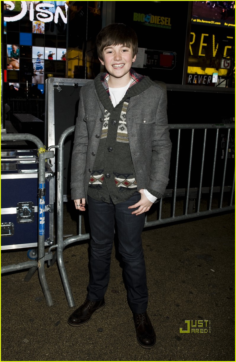Greyson Chance: New Year's Eve in NYC!: Photo 2507654 | Greyson Chance ...