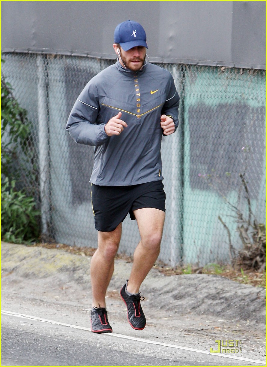 Jake Gyllenhaal: Livestrong Workout!: Photo 2509516 | Jake Gyllenhaal ...