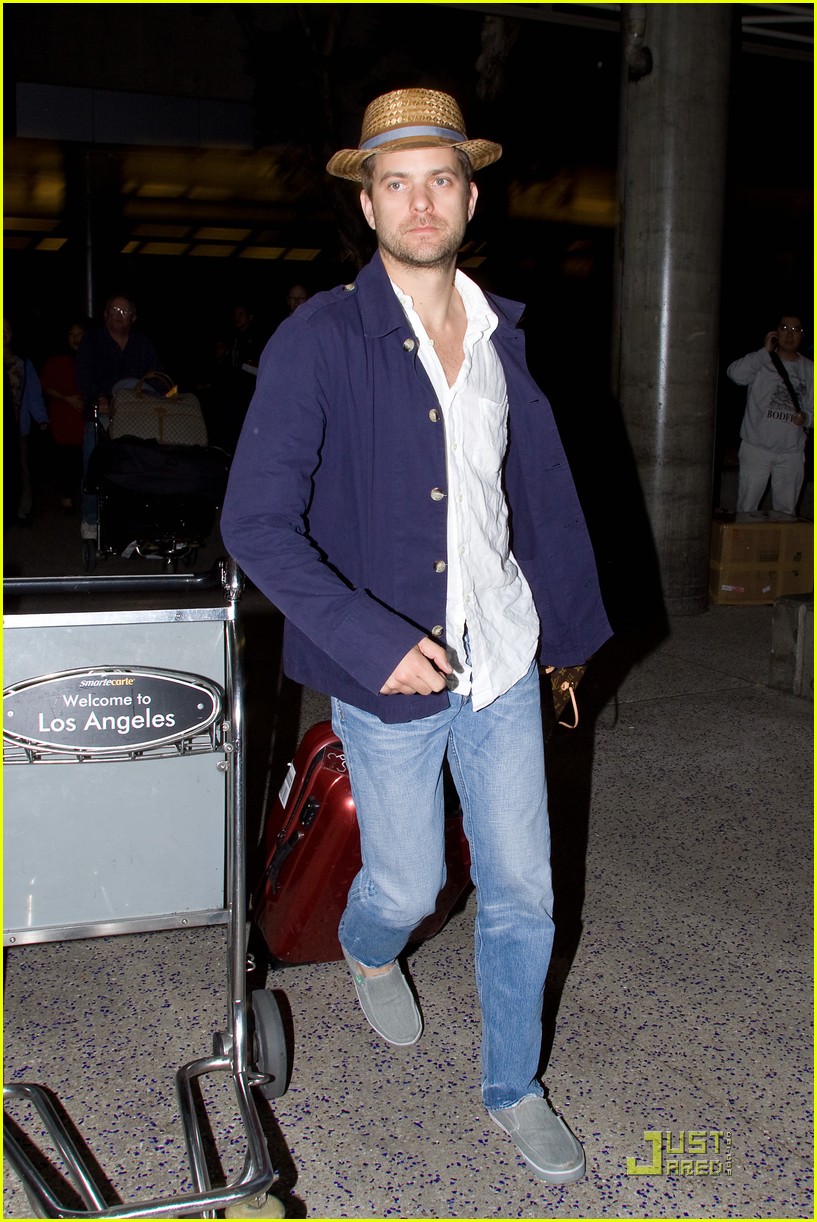 Diane Kruger & Joshua Jackson: Peck On The Neck: Photo 2510529 | Diane ...