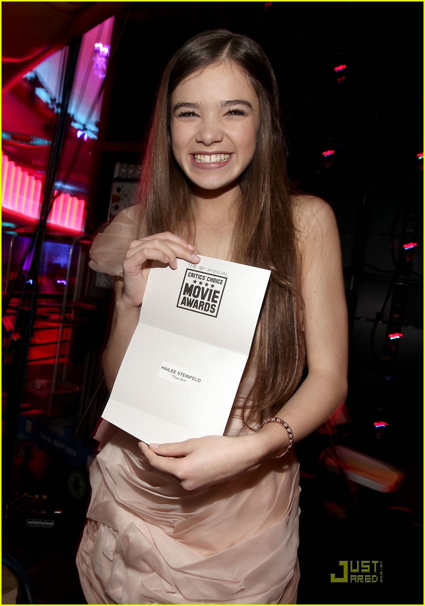 Jennifer Lawrence & Hailee Steinfeld: Critics' Choice Awards!: Photo ...