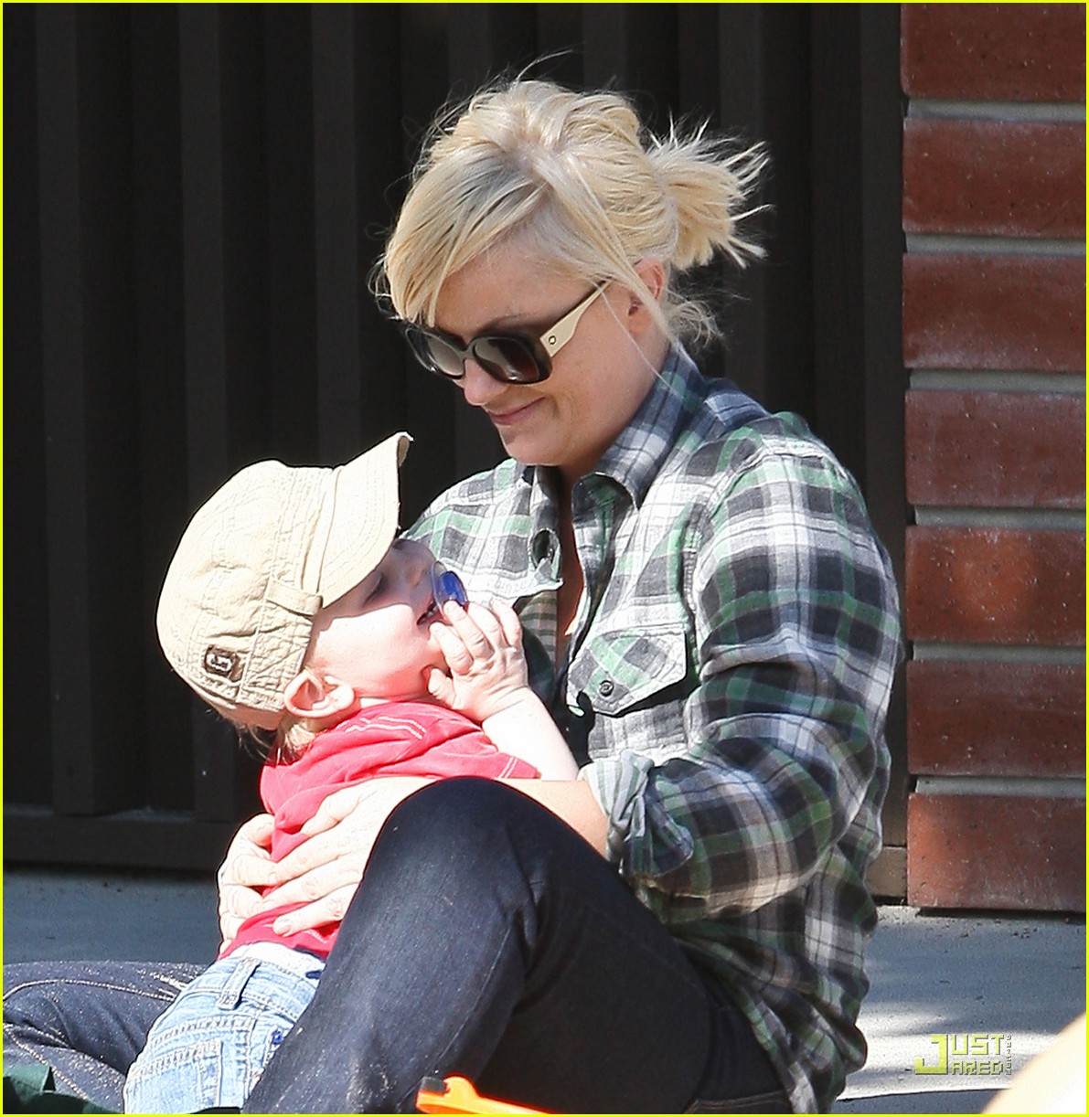 Amy Poehler: Playdate with Archie!: Photo 2515178 | Amy Poehler, Archie ...