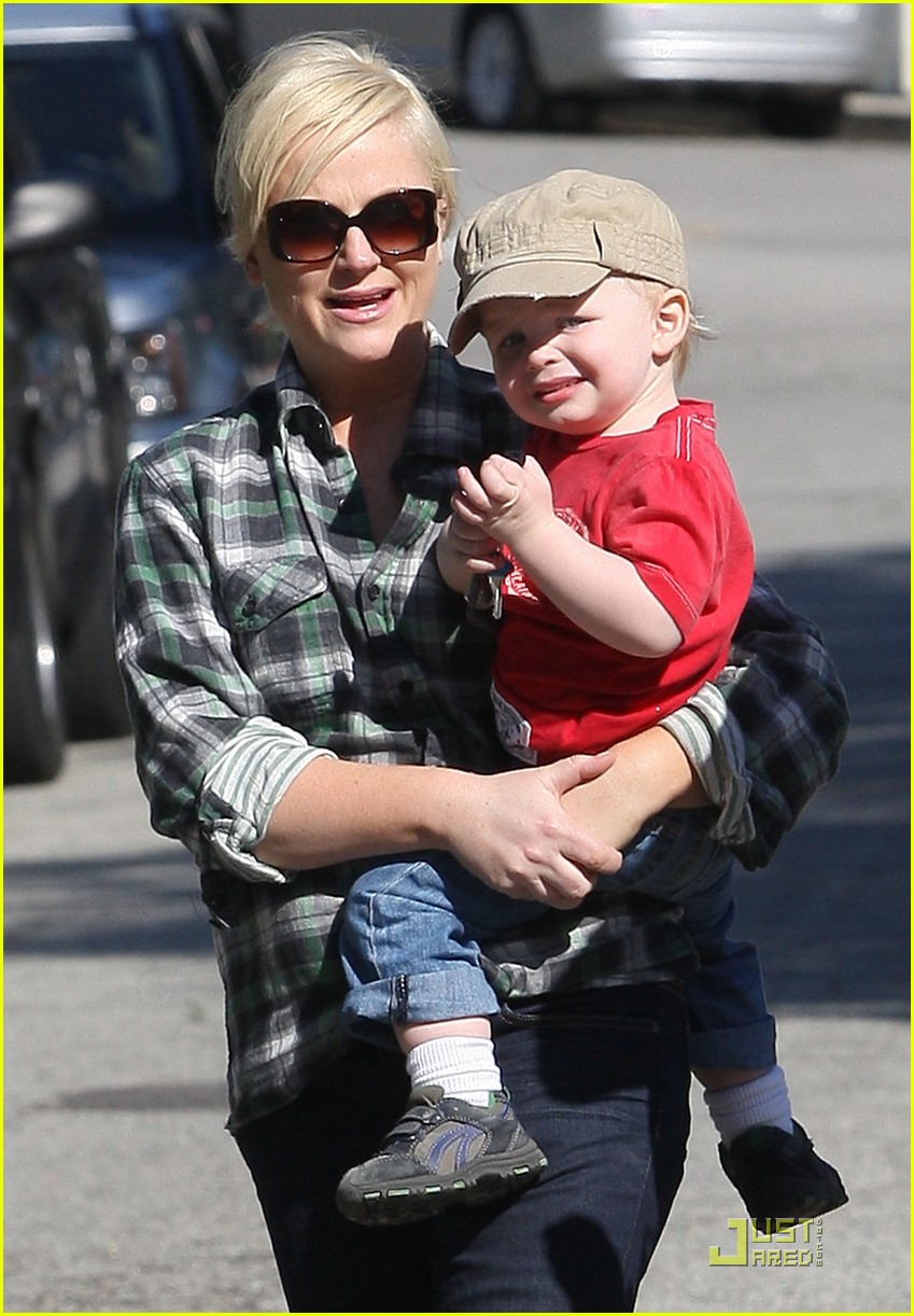 Amy Poehler: Playdate with Archie!: Photo 2515182 | Amy Poehler, Archie ...