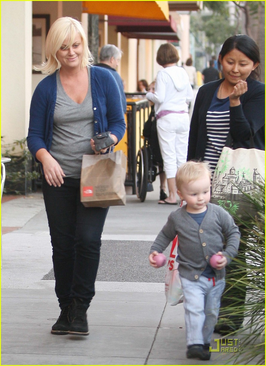 Amy Poehler: Tom's Toy Shopping with Archie!: Photo 2514380 | Amy ...
