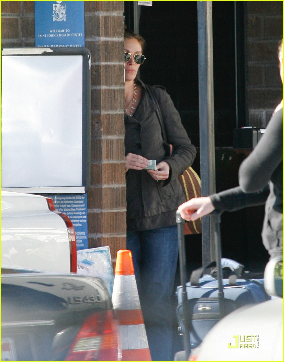 Julia Roberts: Santa Monica Meeting: Photo 2513431 | Julia Roberts ...