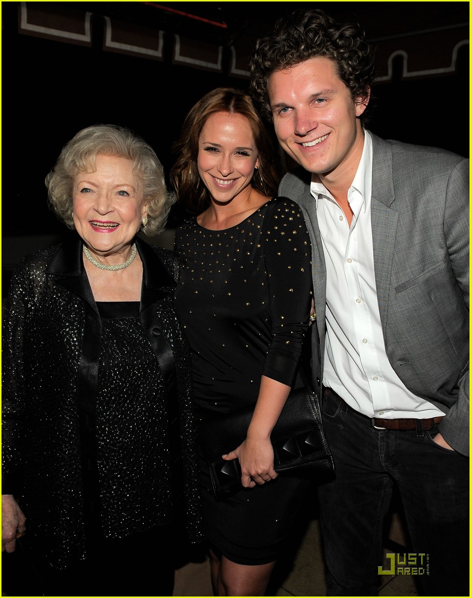 Jennifer Love Hewitt & Betty White: TV Land Party Pals: Photo 2509980 ...